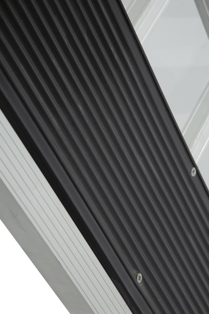 Tri-Fold Aluminum Snow Ramp With Safety Belts | Ezlee